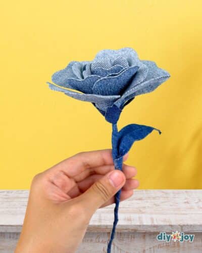 How To Make Denim Roses - DIY Denim Crafts - DIY Joy
