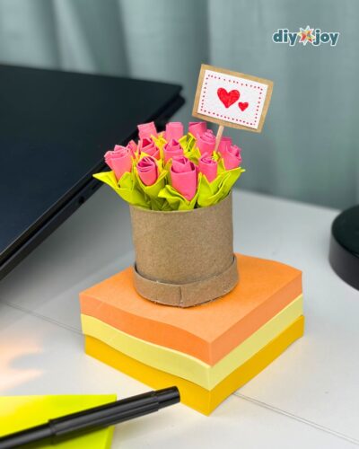 How to Make Paper Flowers With Post-It Notes - DIY Joy
